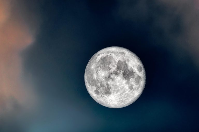 February Opens With a “Snow Moon”: A Celestial Spectacle to Start the ...